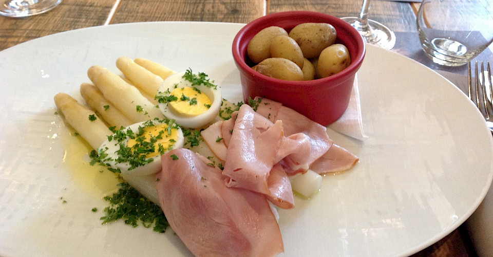 Asperges op traditionele wijze