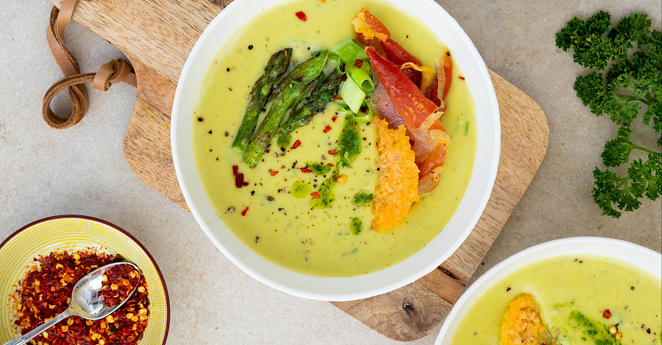 Romige asperge kerriesoep